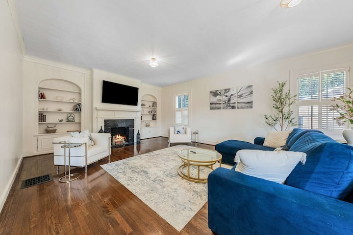 Group Getaway In A Grand Historic Home | Sleeps 10 - Columbus, GA