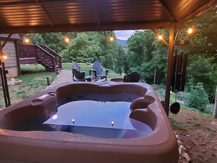 Romance & Relaxation W Hot Tub, Robes, Firepit. Ne - Cherokee, NC