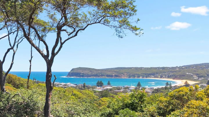 Beautiful Ocean Views And Only Moments To Copacaba - Avoca Beach