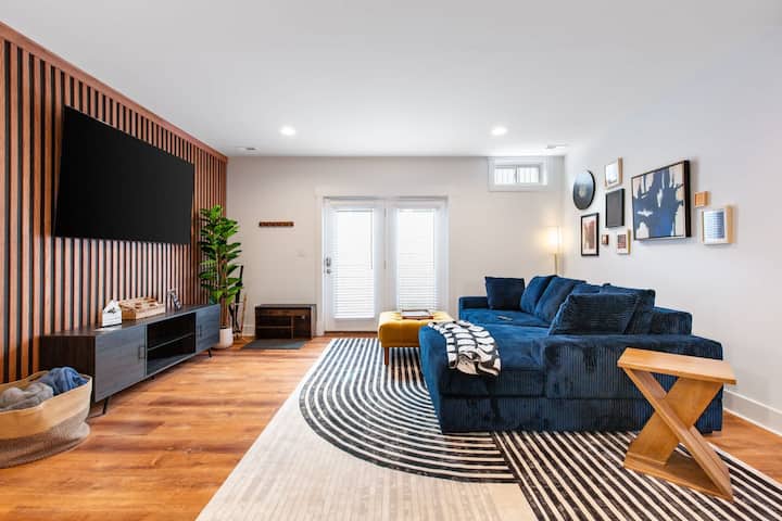 Modern 2br Retreat | Close To Dc & Airport - Arlington, VA
