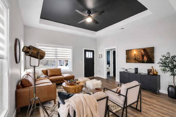 Modern Rustic Home Near Bardstown Top Distilleries - Bardstown, KY