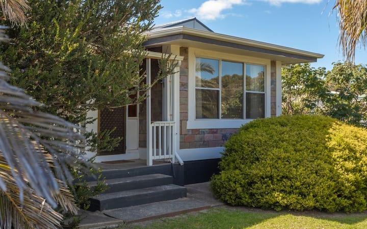Seaside Escape - 4 Brittain St, Port Elliot - Port Elliot
