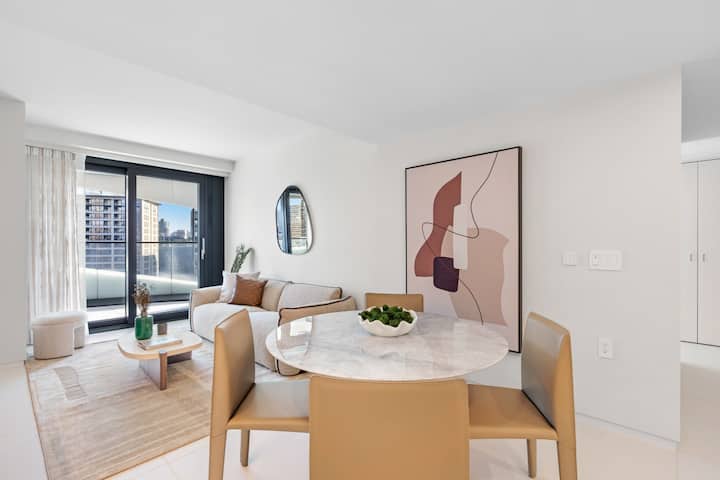 Luxurious 2br Suite W/ Stunning City Views - Vancouver