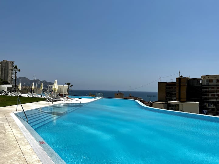 Sunset Cliffs Poniente Beach - Benidorm