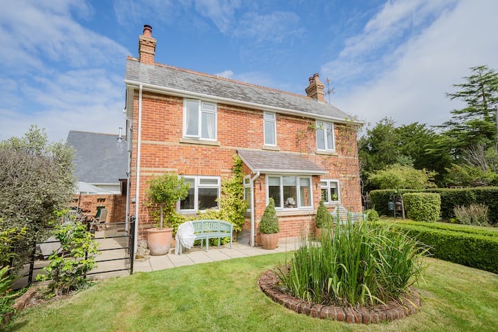 Sunnyside - Lyndhurst, UK