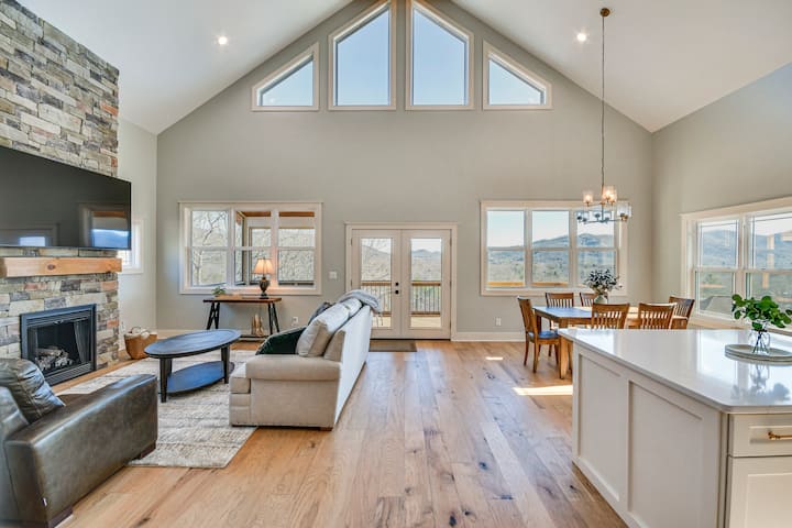 Newly Built Home W/ Mtn Views In Black Mountain! - Black Mountain, NC