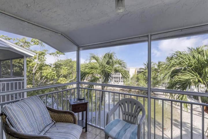 Beachfront Townhouse Will Pool! - Key Largo