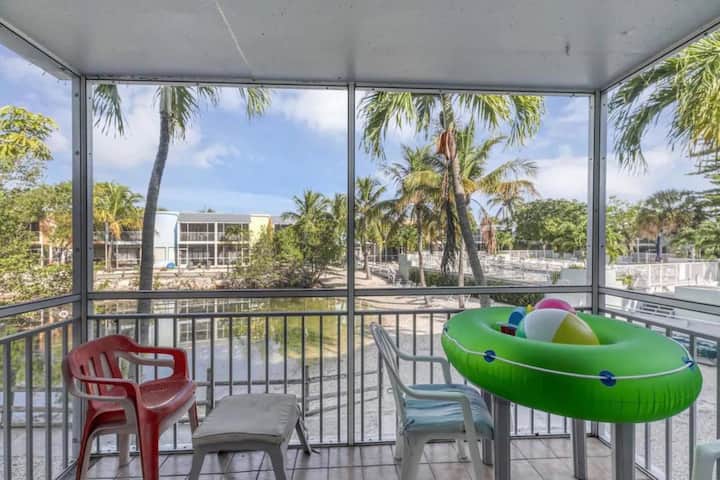 Beachfront Townhouse Will Pool! - Key Largo
