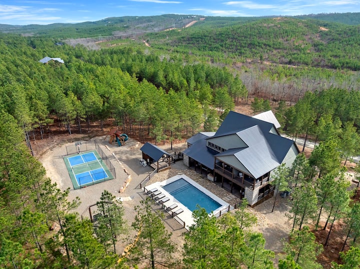 Rare Breed, 8 Bedrooms, Pool, Pickleball, Playset - Oklahoma