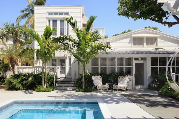 Charming Florida Stay With Views & Free Breakfast! - Key West, FL
