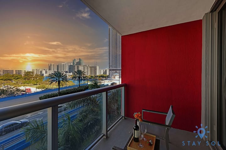 Lovely Studio In Luxurious Resort & Pool - Hallandale, FL