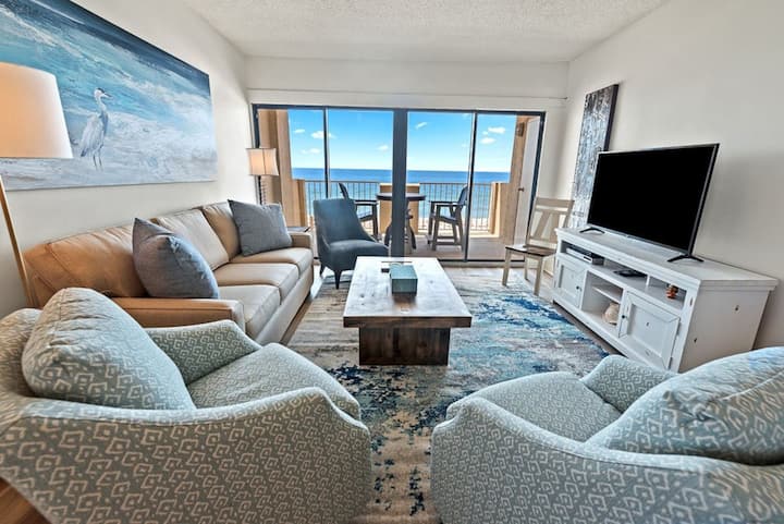 Beachfront 1st Floor | 3br/3ba | Pool | Sleeps 10 - Gulf Shores, AL