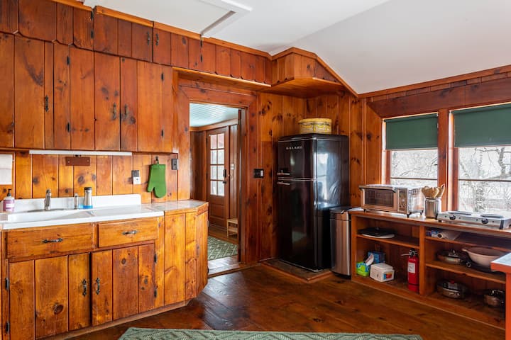 Meadow Top Cabin: Cozy Cabin In Mill River, Ma - New Marlborough, MA