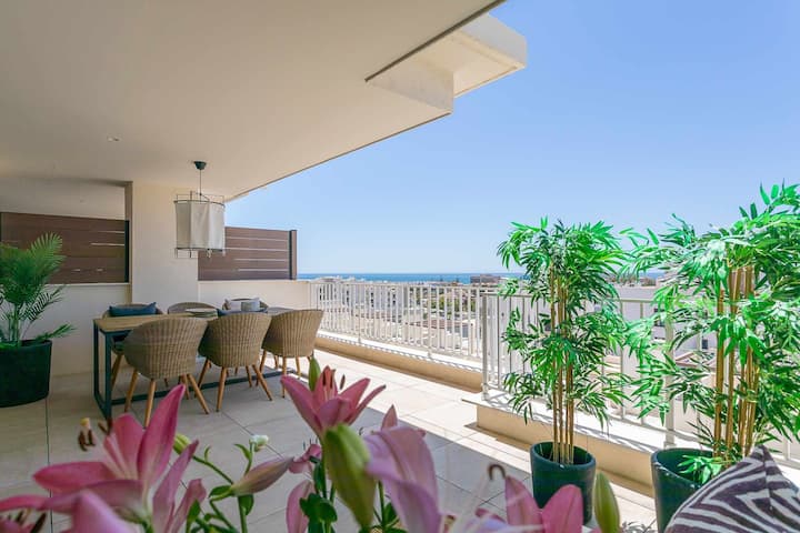 Seaviews & Pool Close To Beach - Spain