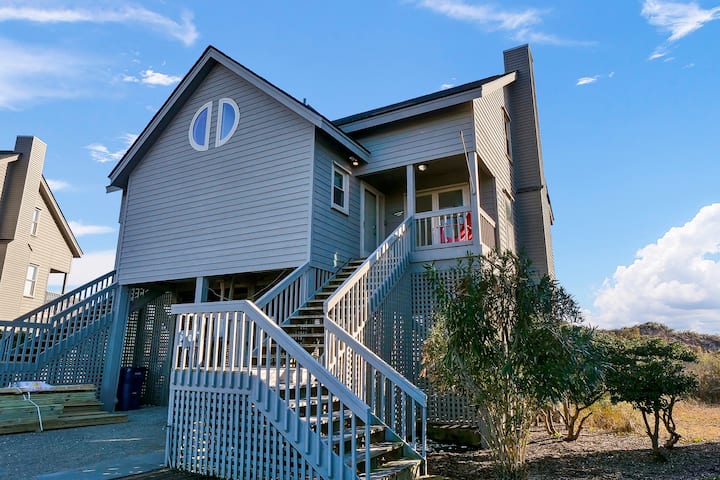 Oceanview Escape With Pool And Beach Access - Topsail Beach, NC