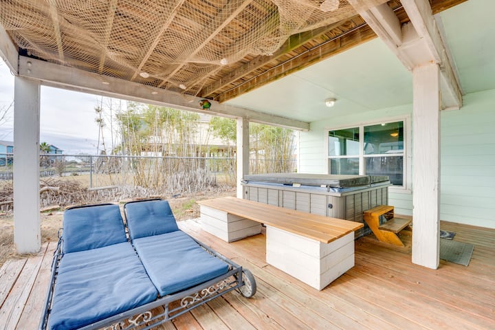'Salty Lime 1' Rockport Fishing Retreat W/ Dock - Rockport, TX