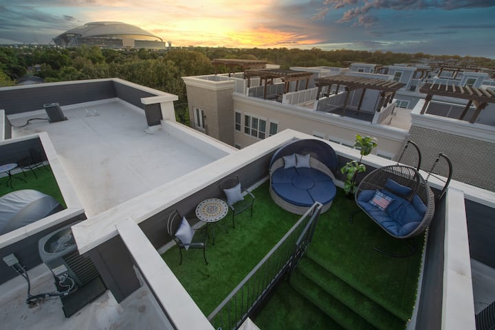 Penthouse Gated Condo In Entertainment District - Arlington, TX