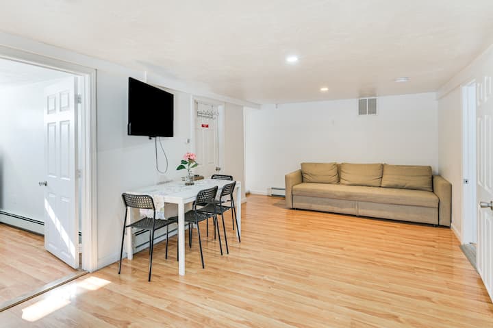 12 Mi To Dtwn Boston: Apartment In Braintree - 昆西