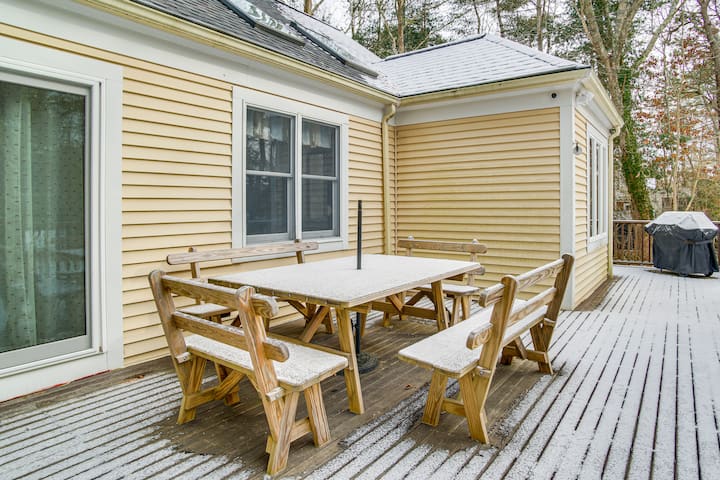 3 Mi To Mashpee Commons! Family Getaway In Cotuit - Barnstable, MA