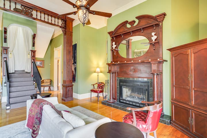 Walk To Parks & Cafes: Historic Home W/ Fireplace - Lake Fausse Pointe, LA