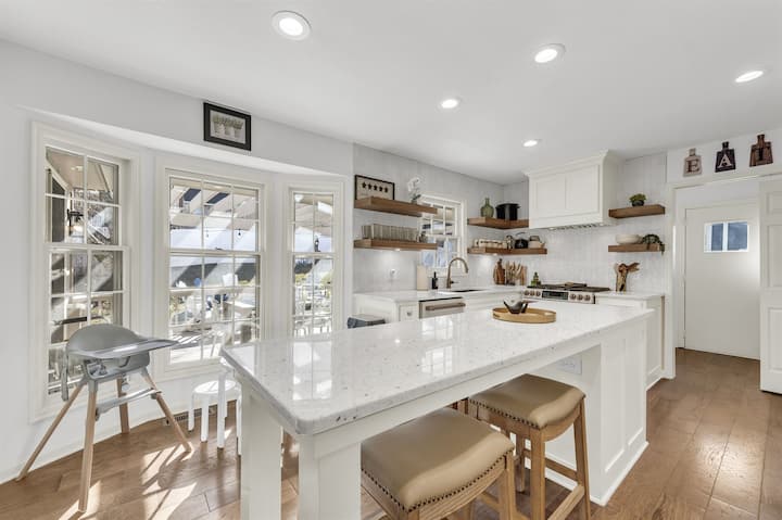 Hottub+sauna, Gamerm, Firepit In Spacious 5br - Kansas City