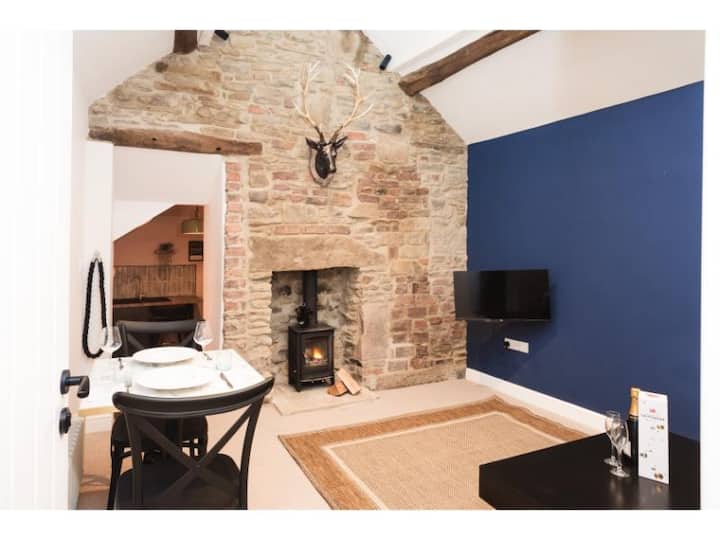 Deacon Bank, The Merchant Penthouse - Buxton, UK