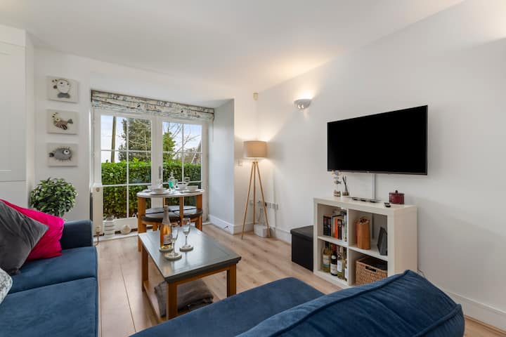 12 Rhodewood House - Near The Beach, Sea Glimpses - Saundersfoot