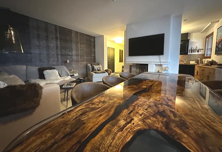 Confort Et Situation - Télécabine Et Restaurants - Crans-Montana