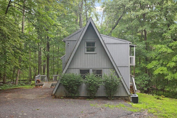 Rancho Relaxo - Spacious 3-level A-frame - Cacapon Resort State Park, Berkeley Springs