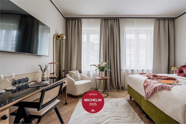 Room Superior With Sofa And Nowy ŚWiat View - Warsaw