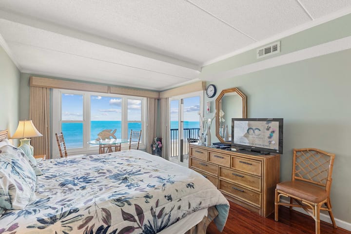 Sandpiper Dunes 710|oceanfront | Balcony| Pool - Ocean City, MD