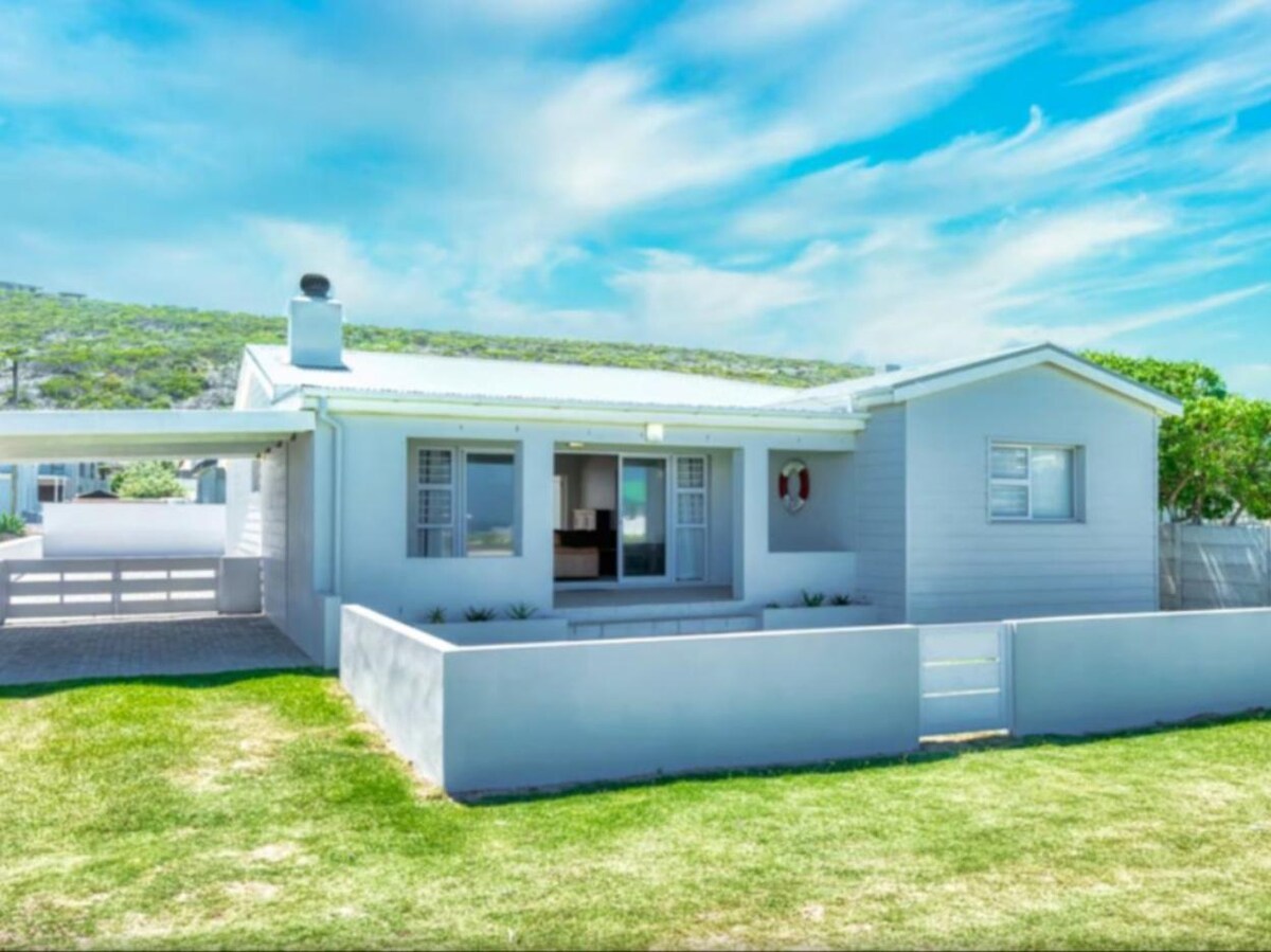 82 On Main Road - Houses for Rent in Struis Bay, Western Cape, South ...
