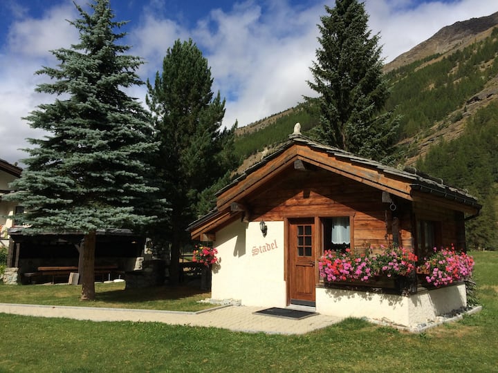 Chalet à Saas Grund Au Milieu Des Montagnes - Saas-Grund