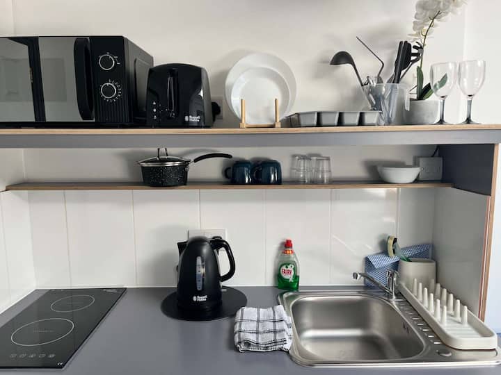 Comfy Apartment - 12 Mins From Gatwick - Crawley
