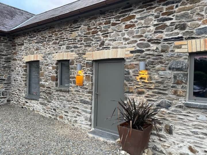 Beudy At Pentrecelyn - Beautful Barn With Hot Tub - Carmarthen