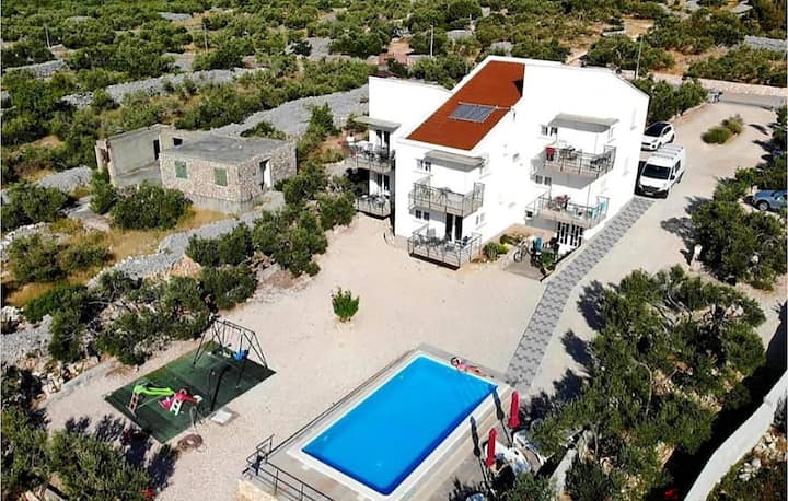 Cozy Apartment In Jezera With Wifi - Pirovac