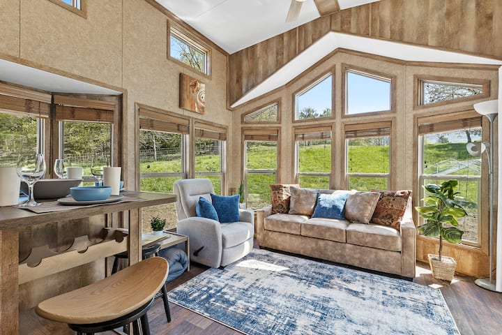 Quail Run Farm- Rustic Tiny Home 3 - Chattanooga, TN