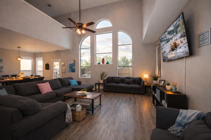 Large 7br Houston Oasis W/ Pool, Hot Tub & Bbq - 휴스턴