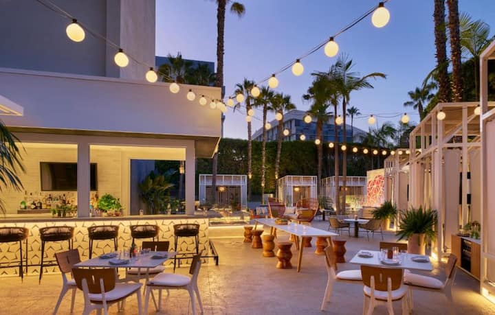 Luxury Suite Ocean View | Pool. Yoga - Venice Beach, CA
