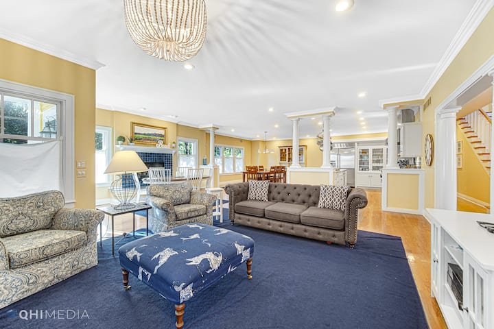 Beachwalk Resort Favorite With Hot Tub & Golf Cart - Michigan City, IN