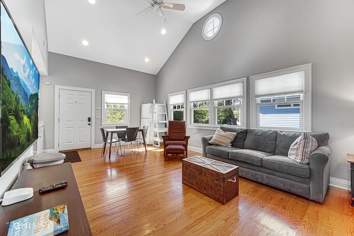 Cozy Cottage Now Available For Short Or Long Term - Michigan City, IN