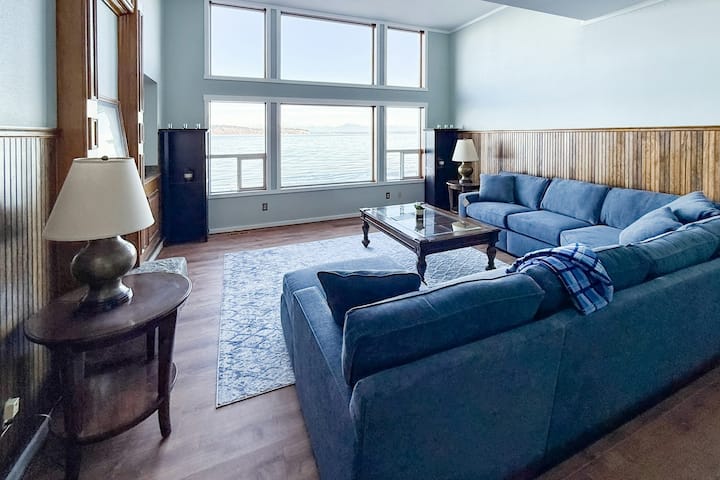 3br + Loft Villa With Amazing Waterfront Views - Hat Island
