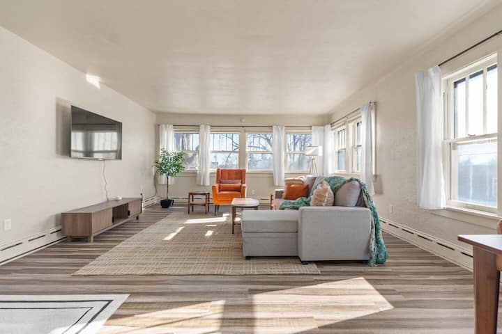 Modern Stay Close To Everything! Near Newbo! - シーダー・ラピッズ, IA