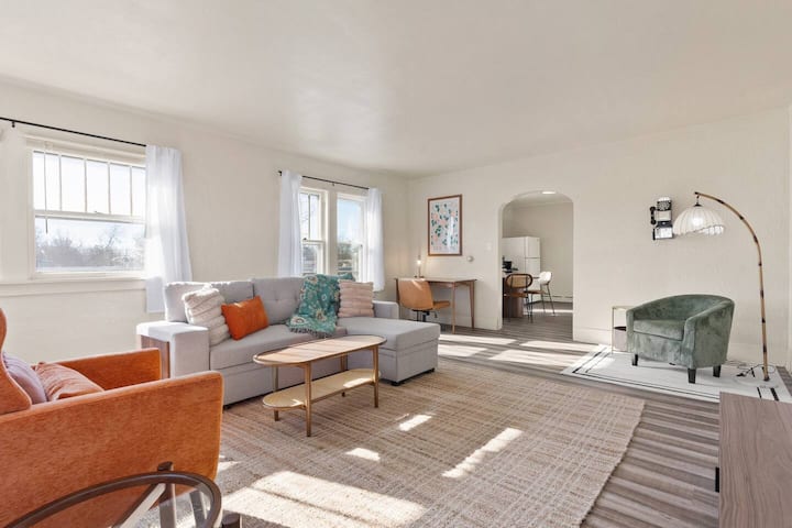 Near Newbo! Modern Stay Close To Everything! New! - Pleasant Creek State Recreation Area, Palo