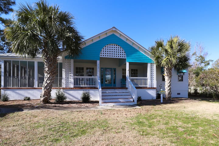 Flying Cloud Is A Cozy One-level Cottage Offering - Emerald Isle, NC