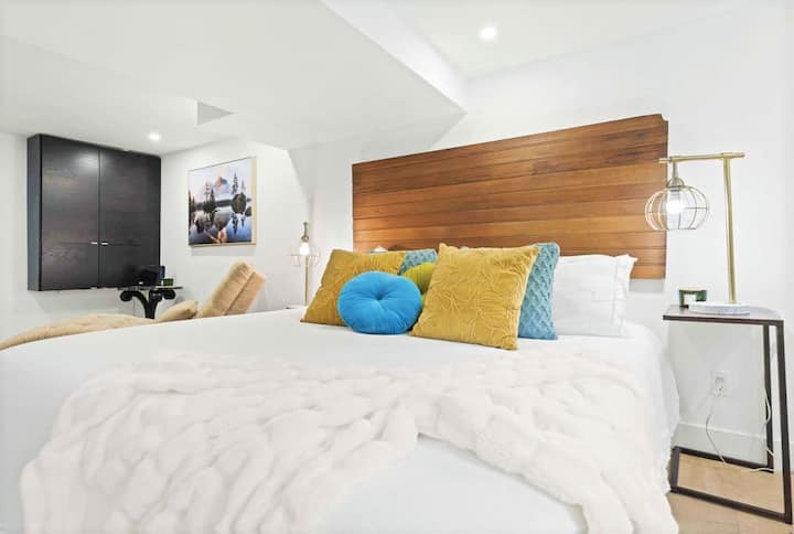 Specious & Fully Private Studio Apt With Laundry - Burlington