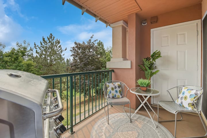 Zen Studio Condo With Golf Course View- 205b - Kelowna