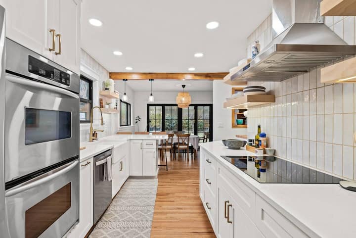 Modern Home- Steps From Camels Back - 보이시