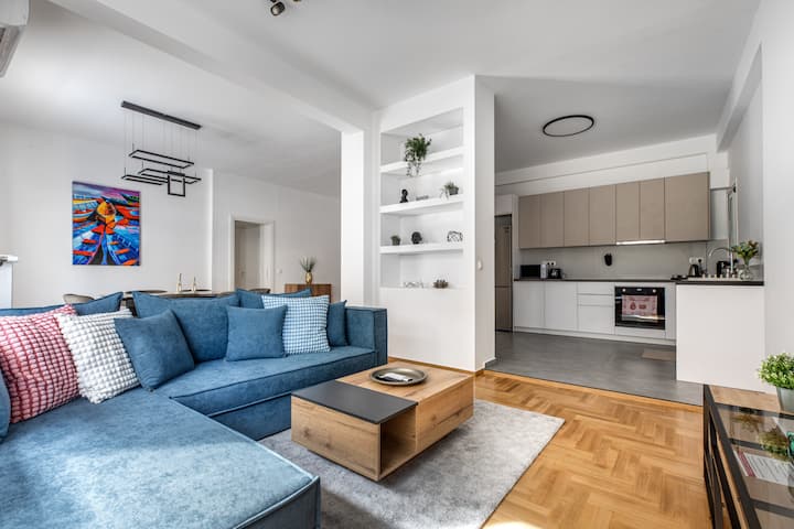 Cozyopolis – Timeless 3-br Escape In Athens - Athens