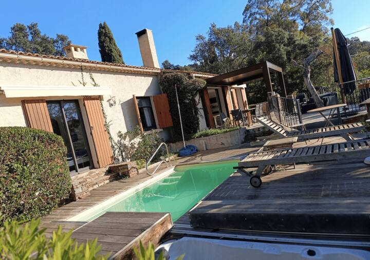 Spacieuse Maison Avec Piscine à Bormes-les-mimosas - Le Lavandou